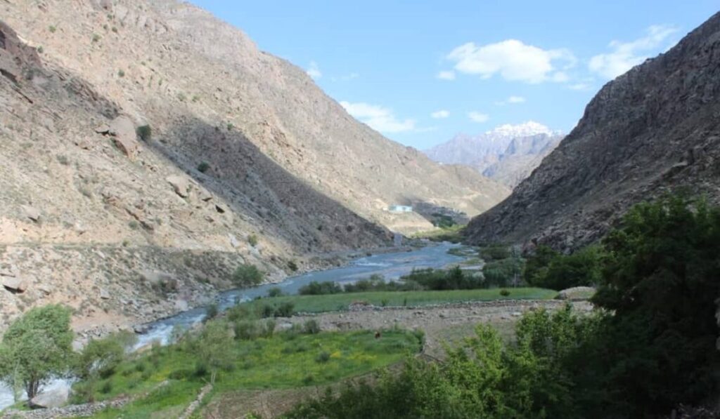 Over 100 families ‘forced’ to leave homes in Panjshir | Amu TV