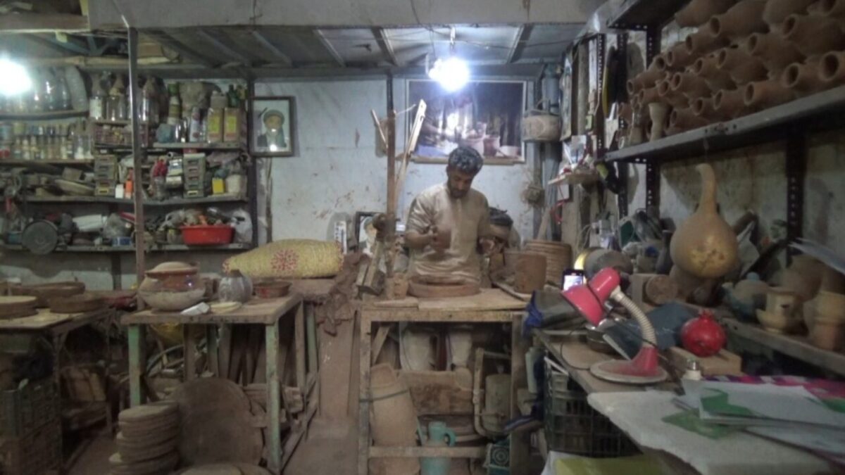 In Herat, a centuries-old tradition of pottery faces extinction | Amu TV