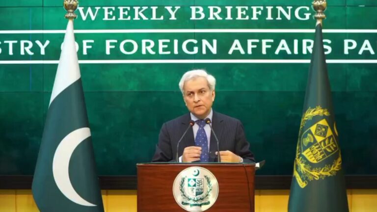 Pakistan says it reserves right to strike militants in Afghanistan | Amu TV